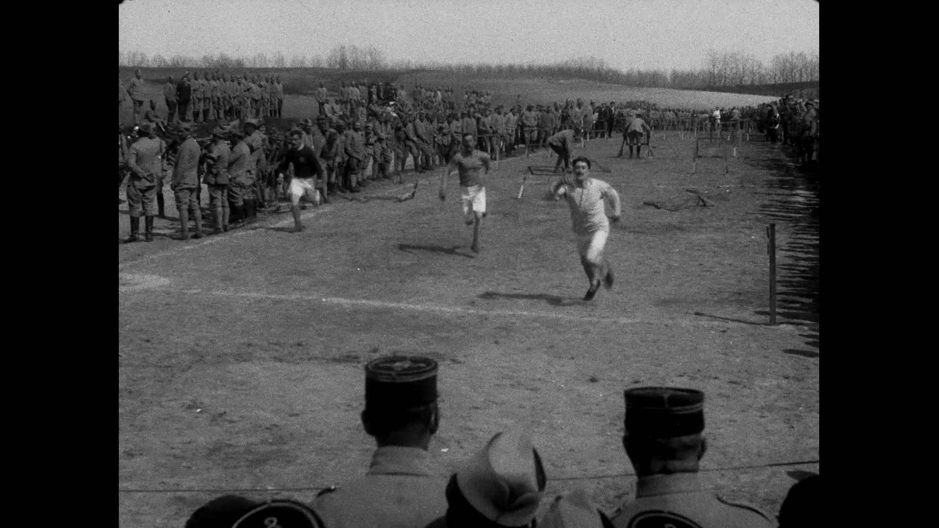 S’évader par le sport en avril 1918 | Site ECPAD